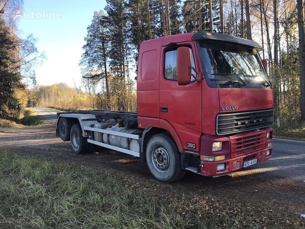 Volvo FH12 380 kamion sa kukom za podizanje tereta