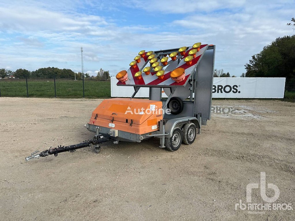 Prodaje se AMCA NOVAL T/A Remorque De Signalisation 2 poluprikolicu platformu na aukciji