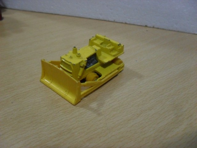 MATCHBOX - CATERPILLAR D.9 TRACTOR