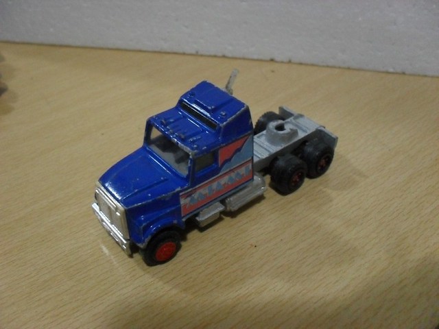 MAJORETTE TRUCK