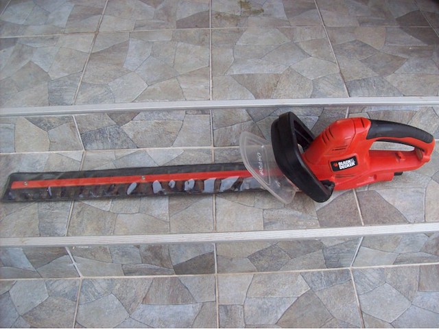 Black &; Decker trimer(sisalica) za zivu ogradu - 65 cm.