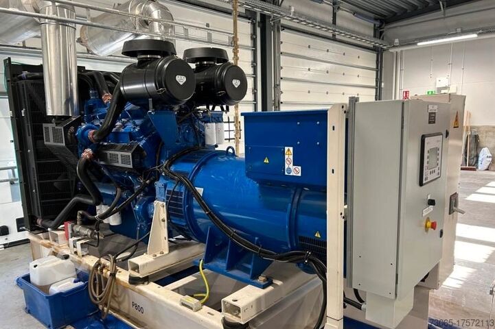 Generator
Perkins Perkins 800 KVA Stromaggregat FG Wilson