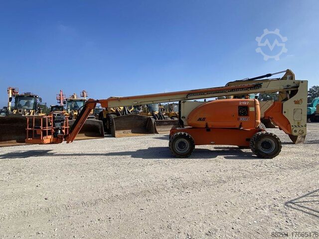 Teleskopska platforma
JLG 800AJ