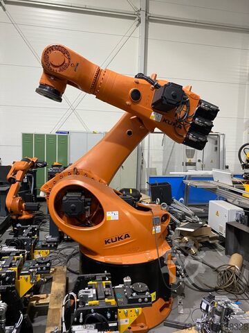 Industrijski robot
KUKA KR360 R2830