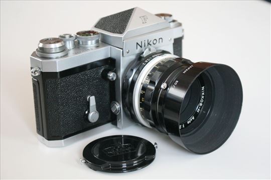 Nikon F i Nikkor-H Auto 50mm f:2 (NA STANJU)