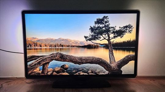 Philips 42"FullHD Ambilight kao nov garancija