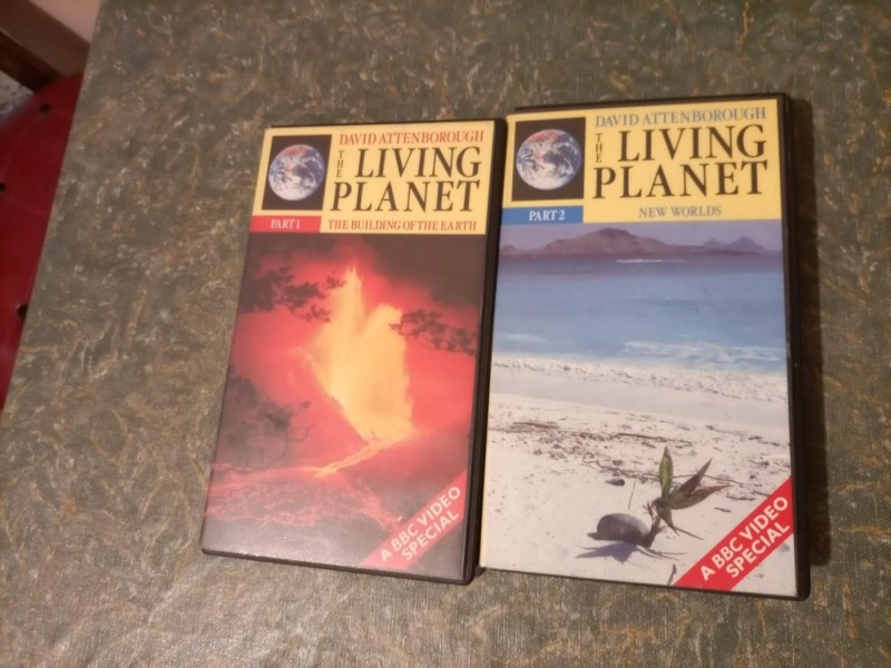 The Living Planet: Parts 1 And 2 [VHS]