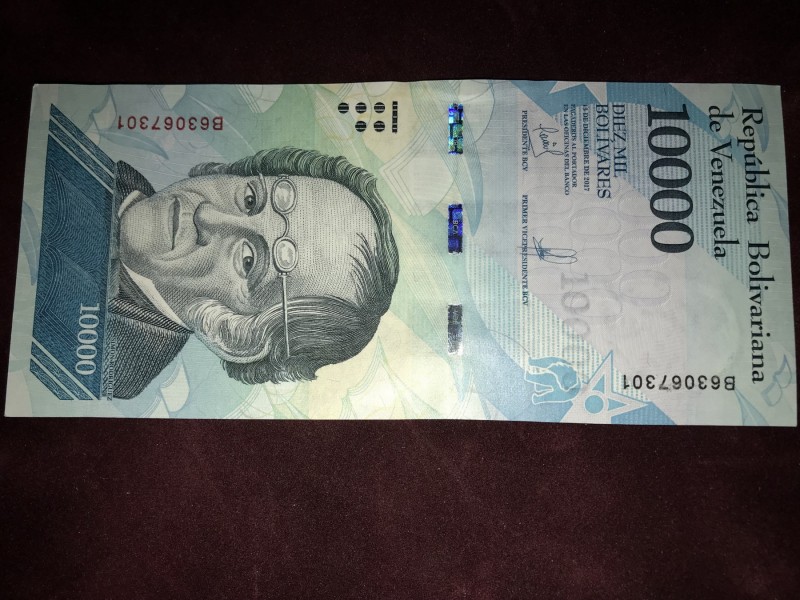 VENECUELA 10 000 BOLIVARES,UNC. 2017.