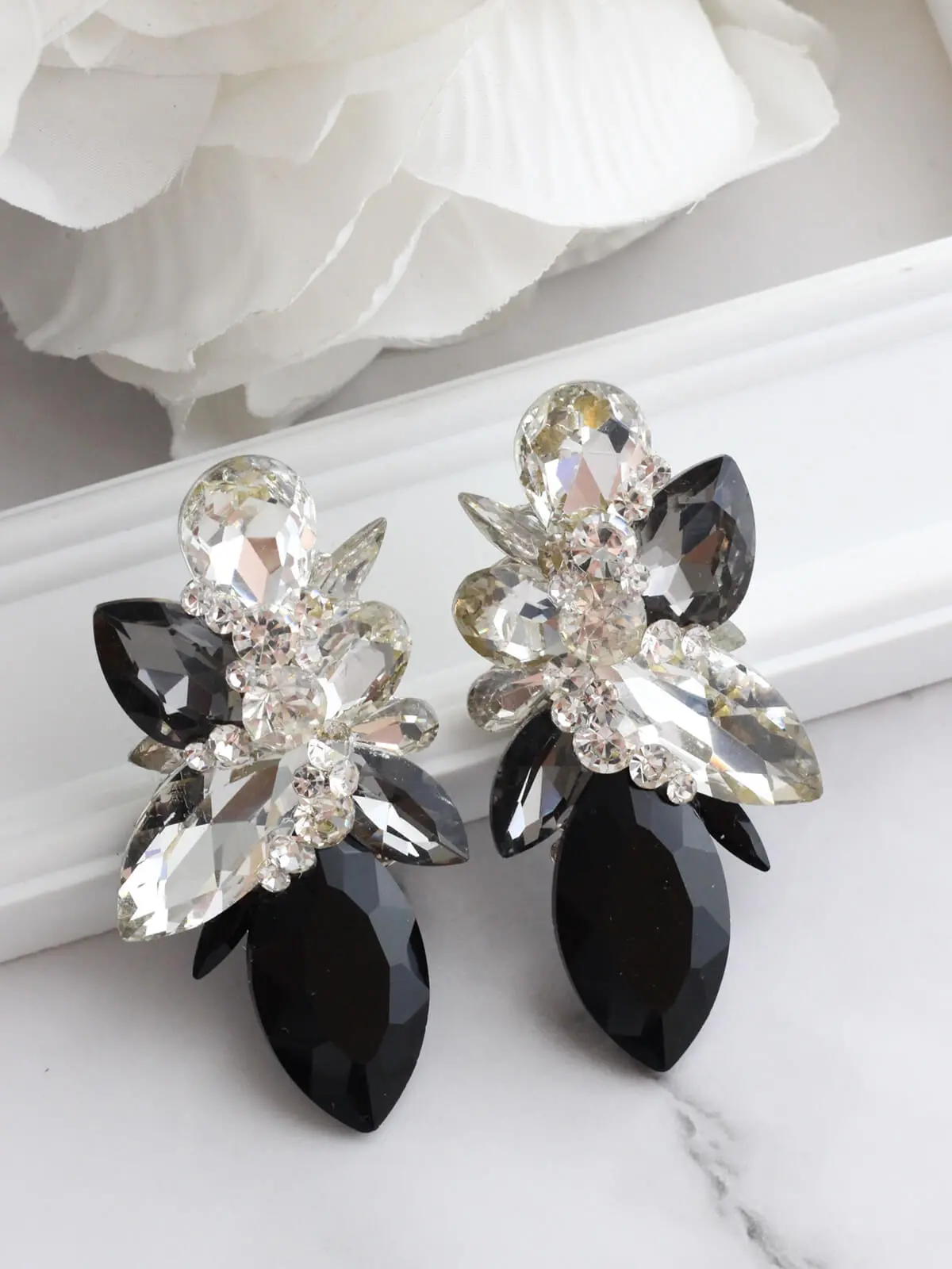 Earrings E1057