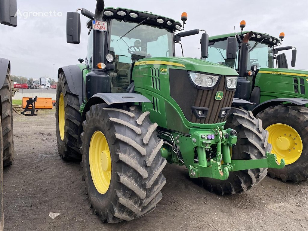 John Deere 6215R traktor točkaš