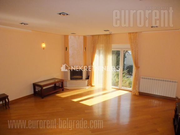 #24643, Izdavanje, Kuća, DEDINJE BELI DVOR, 2000 EUR