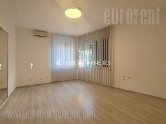 #11167, Izdavanje, P.P., ZVEZDARA, 900 EUR