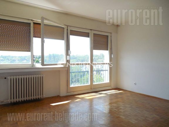 #41598, Izdavanje, P.P., DEDINJE, 900 EUR