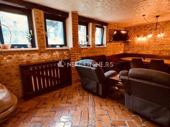 #45148, Izdavanje, Kuća, BANJICA, 4200 EUR