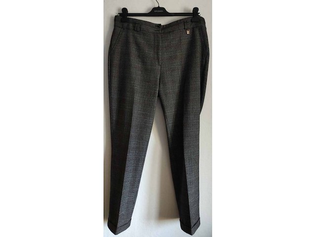 Kao nove LA GAZZELLE pantalone br.46/XL