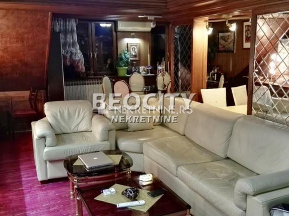 Zemun, Centar, Glavna, 4.5, 143m2, 270000EUR