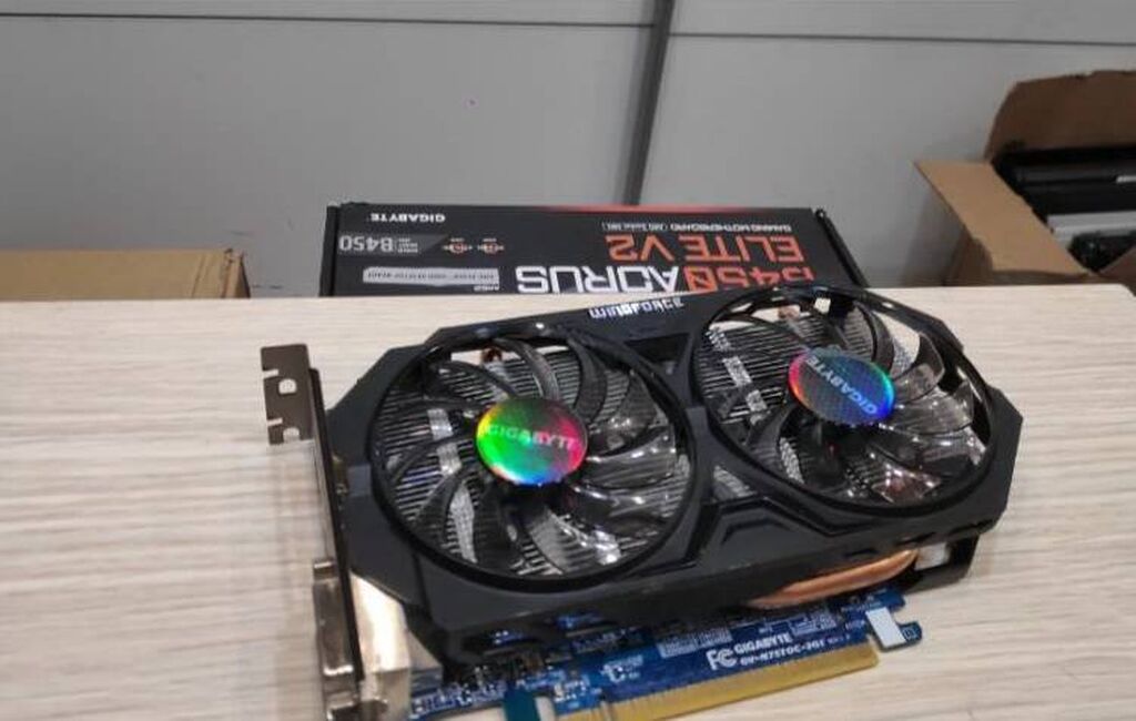 KAO NOVA Gigabyte GTX 750 2GB KAO NOVA. Jos ima fabricki sjaj