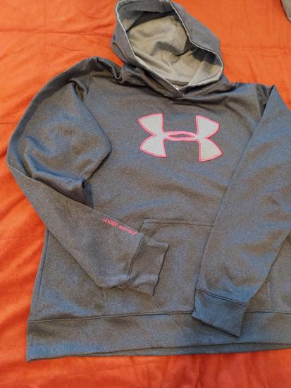 Under Armour duks