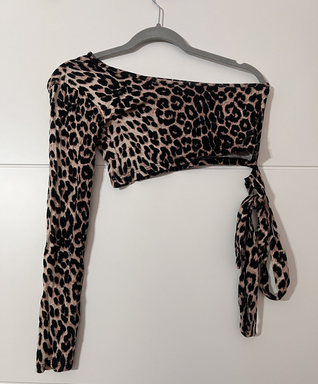 Leopard top