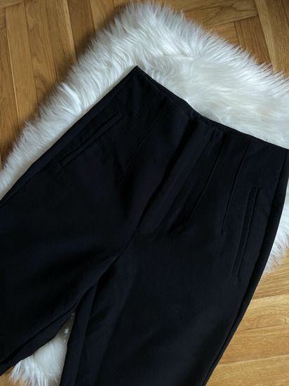 Stradivarius elegantne pantalone vel.XS