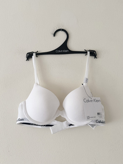 CALVIN KLEIN original grudnjak 75A NOVO