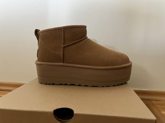 UGG ultra mini platform 37 RACUN