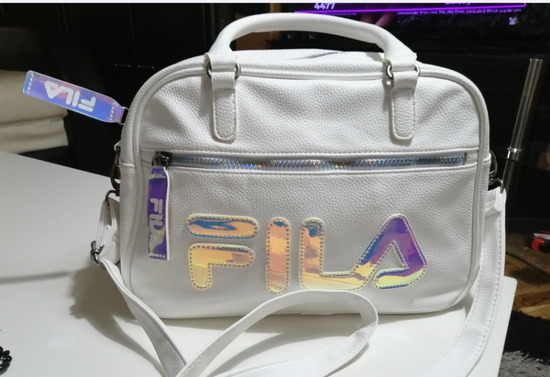 **NOVA FILA HOLOGRAMSKA**