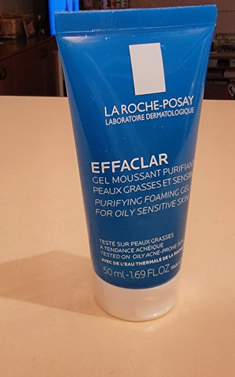 La Roche-Posay EFFACLAR Penušavi gel