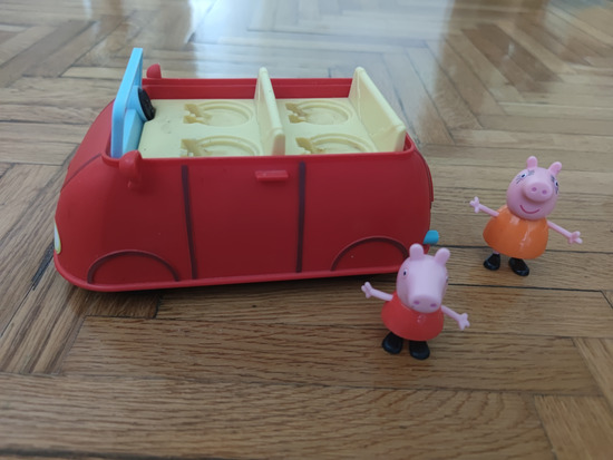 Peppa pig porodicni auto novo