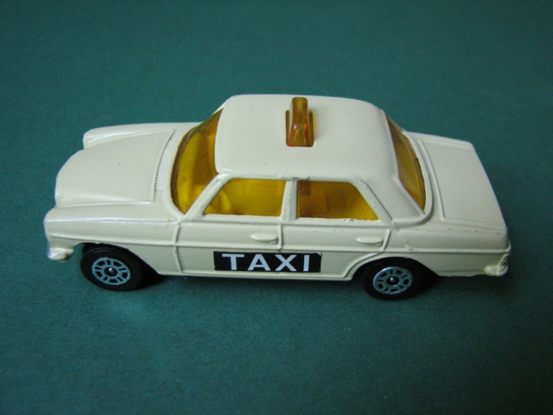 Corgi Juniors - TAXI MERCEDES-BENZ 240D