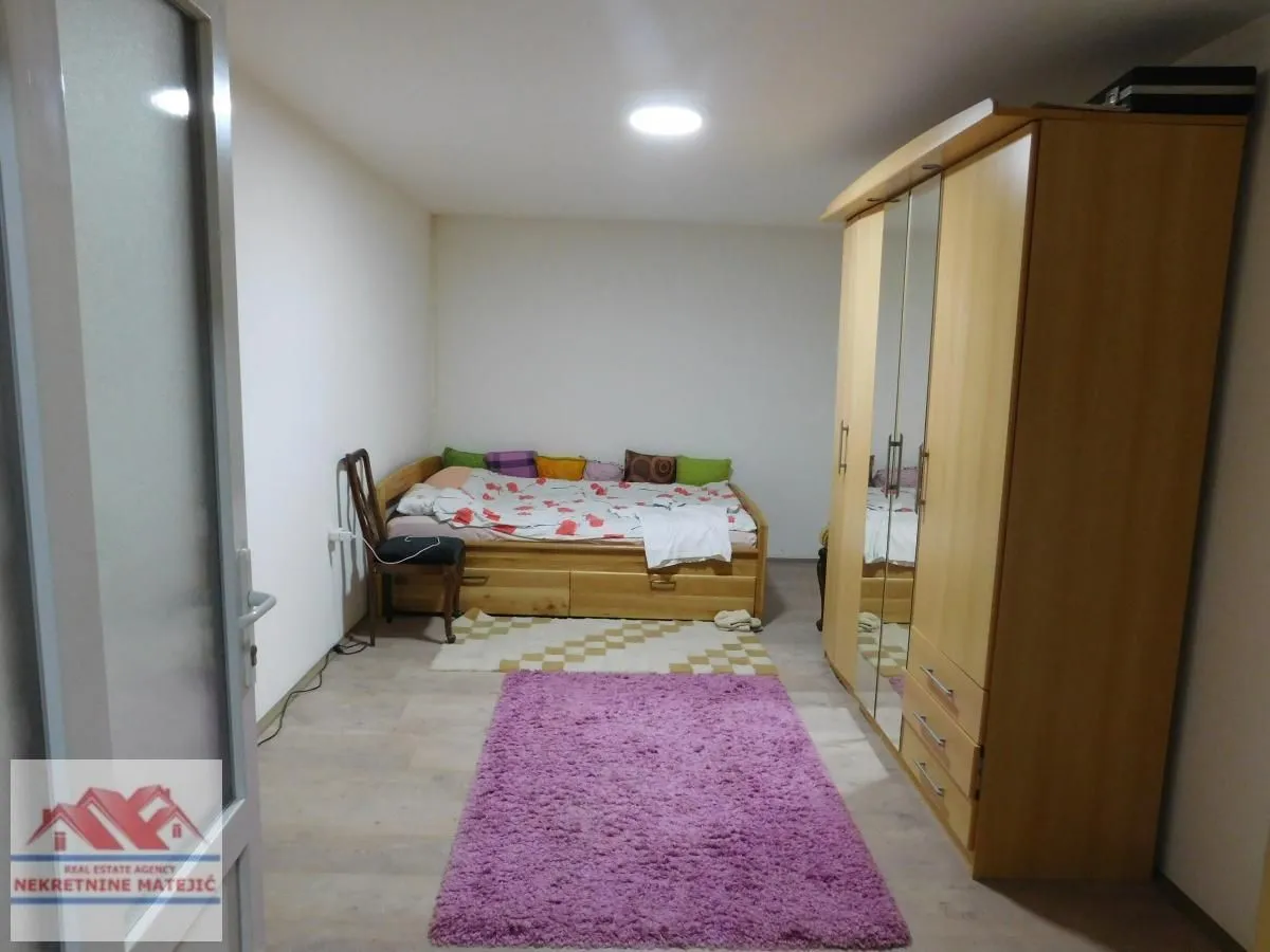 Izdavanje, trosoban stan, 80m2, Petrovac, Kragujevac