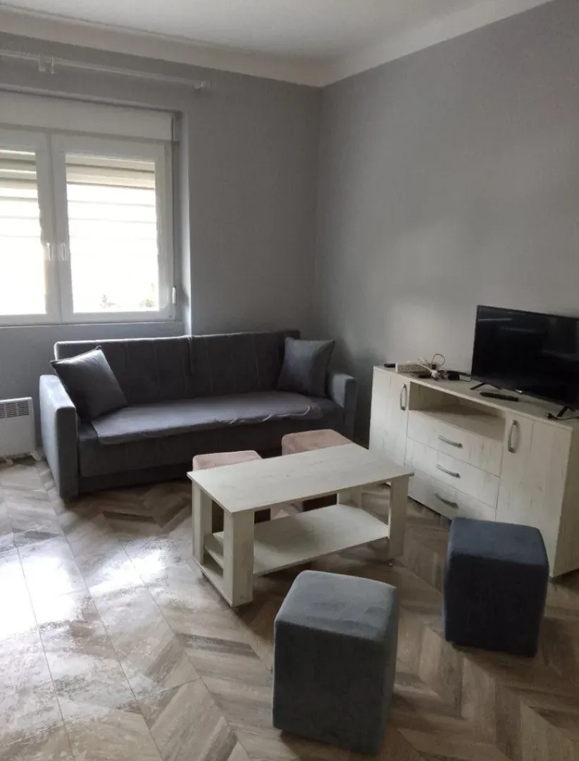 Izdavanje, dvosoban stan, 52m2, Zemun Kalvarija, Zemun, Beograd