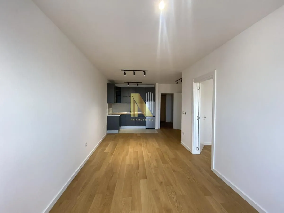 Izdavanje, poslovni prostor, 51m2, Grbavica, Novi Sad, Novi Sad