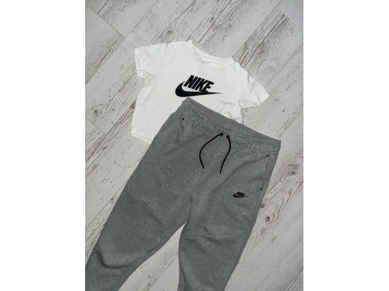 Nove nike trenerke i majca s/m original