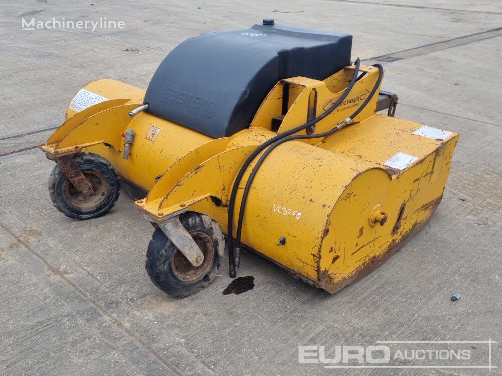 Prodaje se Eastern Sweeper Brush to suit Telehandler kašiku za prednje utovarivač na aukciji