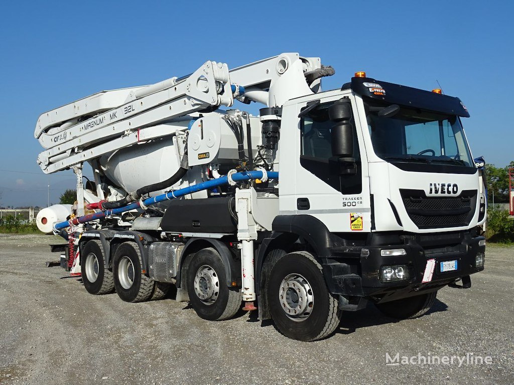 IVECO TRAKKER 500 CIFA MK32 kamion s mešalicom za beton