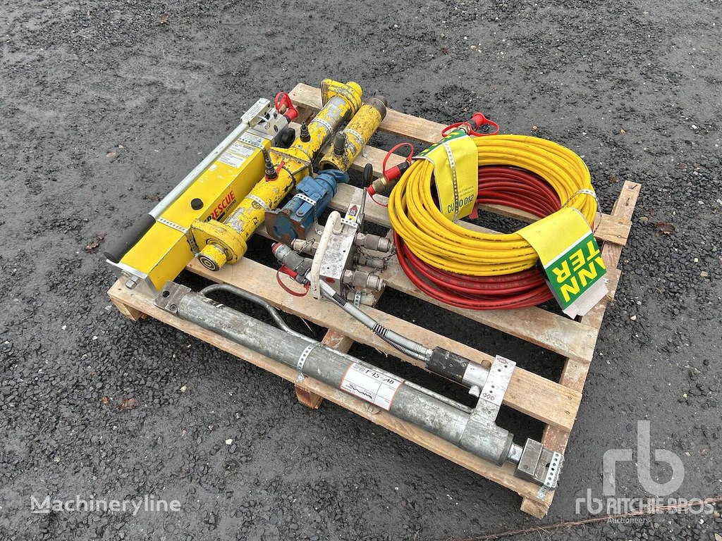 Prodaje se Weber Hydraulic Rescue Kit pneumatski čekić na aukciji