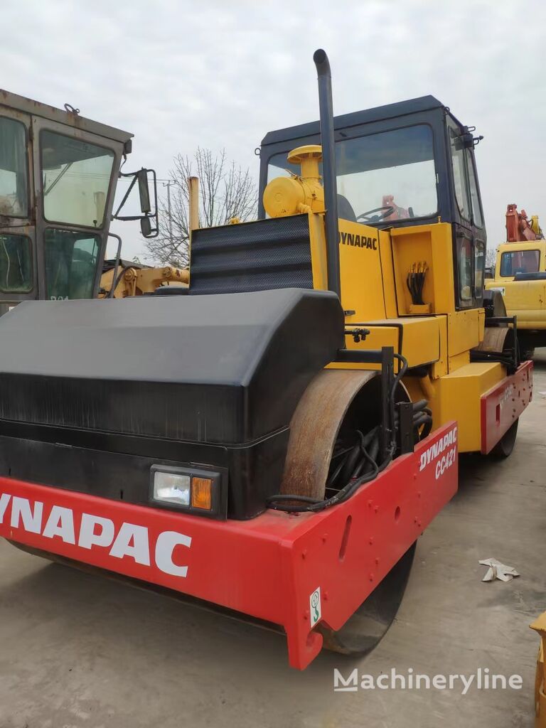 Dynapac CC421 valjak za asfalt