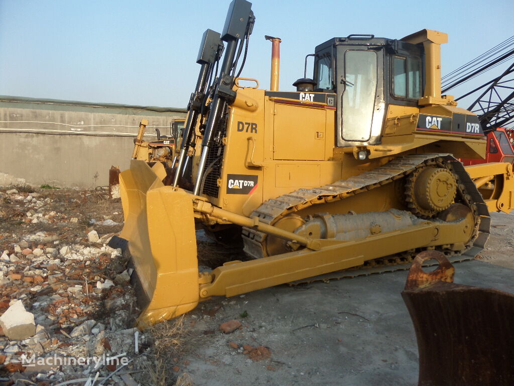 Caterpillar D7R buldožer