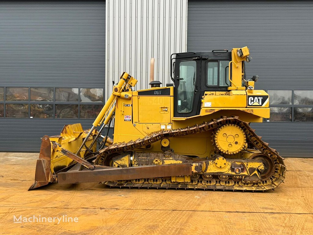 Caterpillar D6T LGP buldožer