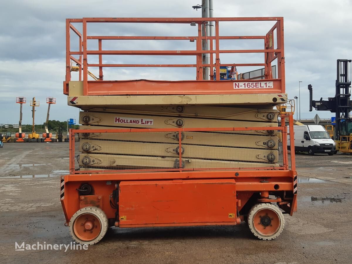 Prodaje se Holland Lift COMBISTAR N-165FL12 makazastu platformu na aukciji