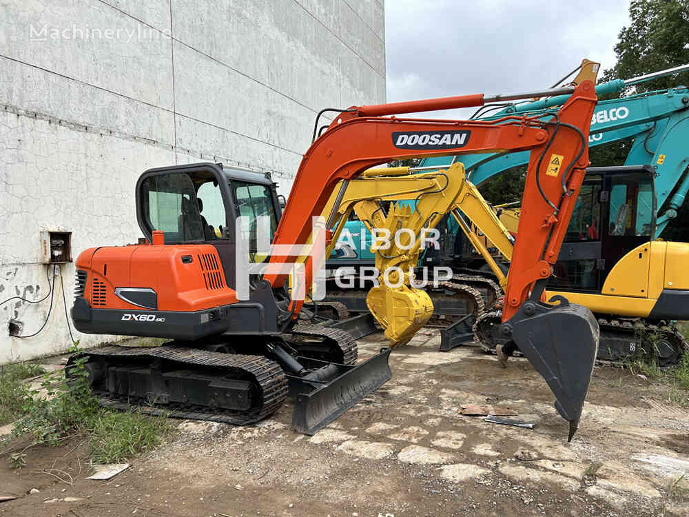 Doosan DX60 DH60 60 bager guseničar