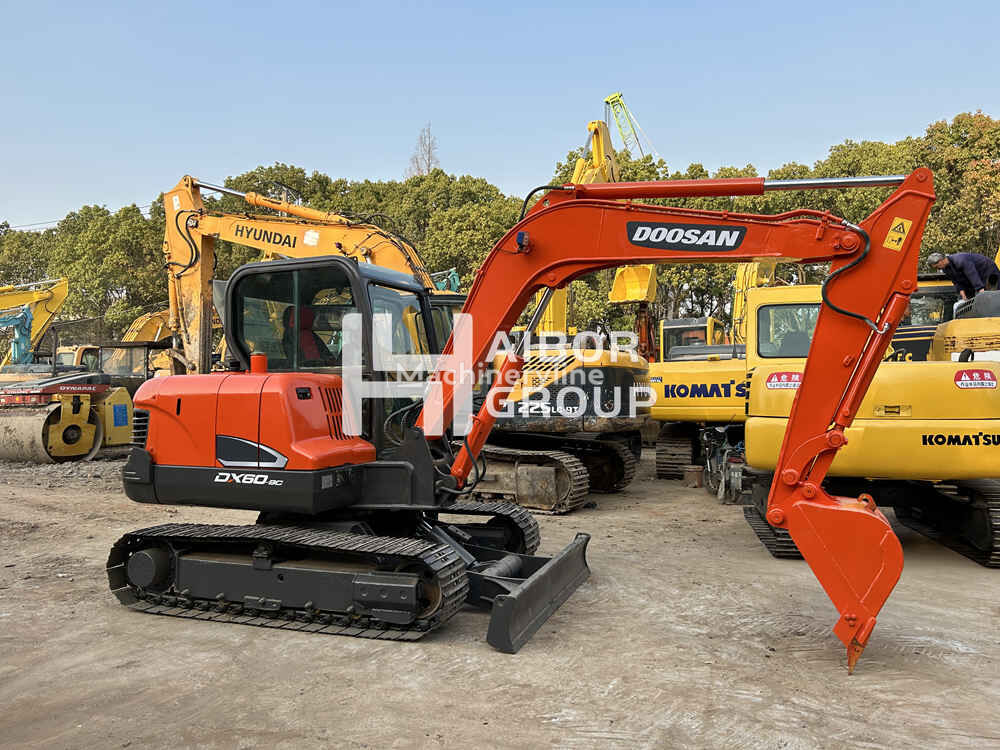 Doosan DX60 DH60 60 bager guseničar