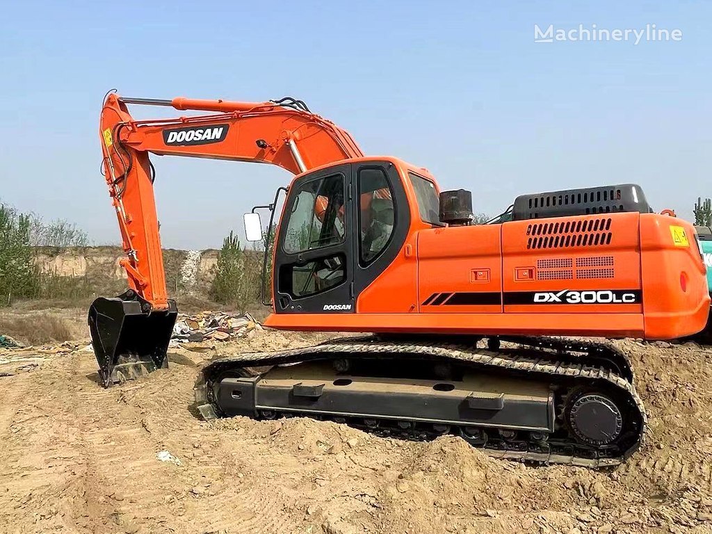 Doosan DX300 bager guseničar