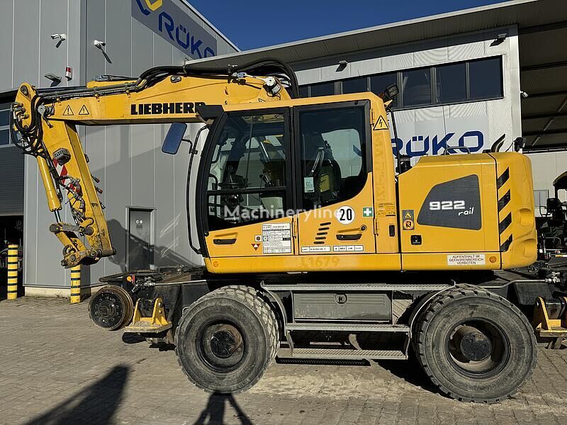 Liebherr A 922 Rail Litronic bager na šinama