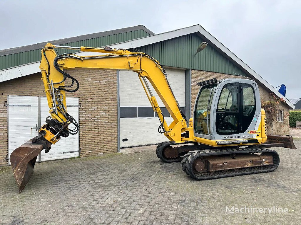 New Holland Kobelco E80 bager guseničar