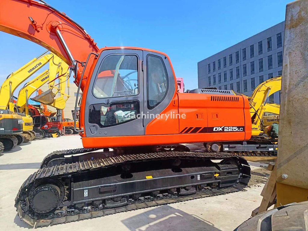 Doosan dx225lc bager guseničar