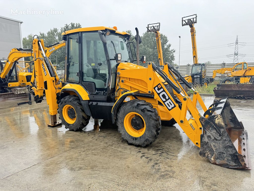 JCB 3CX / compact with hammer bager-utovarivač