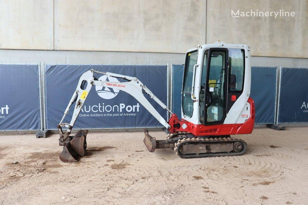 Prodaje se Takeuchi TB216 mini bager na aukciji