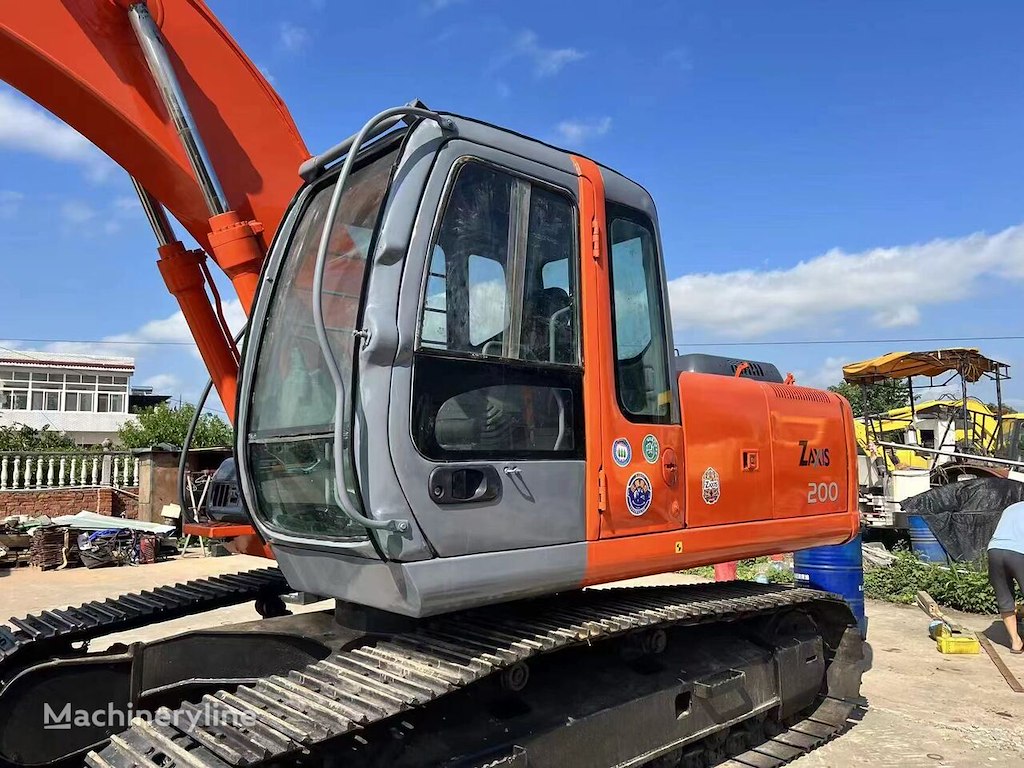 Hitachi ZX200-6 bager guseničar